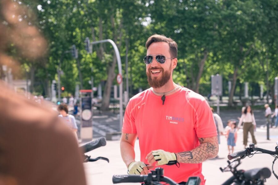 Madrid: Highlights Bike Tour with Optional E-Bike or Tapas - The Optional Tapas Experience