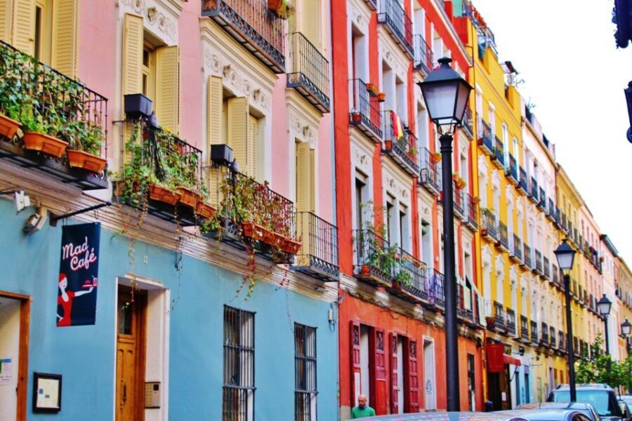 Madrid Historical Centre & Old Town Walking Tour in French - Who Will Love This Tour?