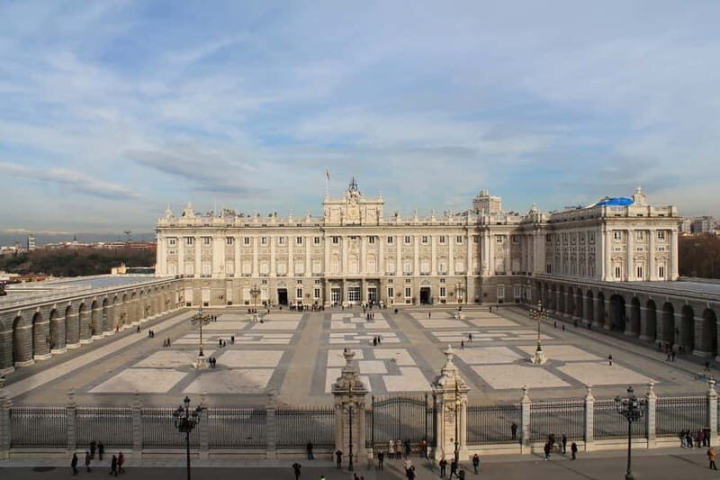 Madrid: Royal Palace Private Tour with Tickets - Who Should Consider This Tour?