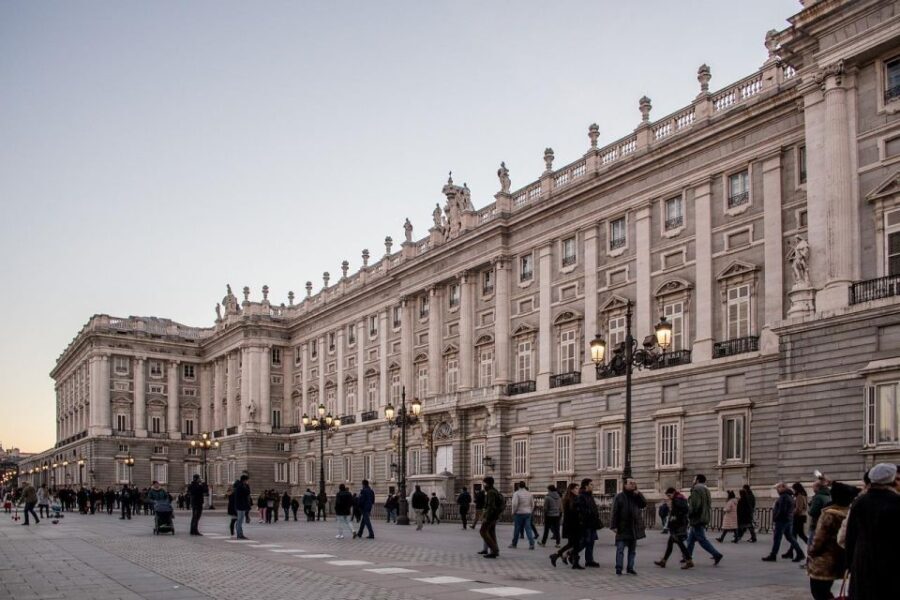 Madrid: Royal Palace Skip-the-line Guided Tour - Exploring the Royal Palace: What You Can Expect
