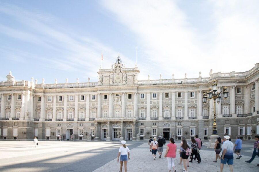 Madrid: Royal Palace Tour, Flamenco Show, & Tapas with Drink - Flamenco: The Heartbeat of Spanish Culture