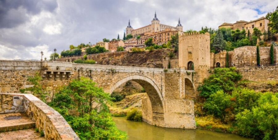 Madrid to Lisbon up to 2 stops (Toledo and Merida) - The Value of This Private Transfer