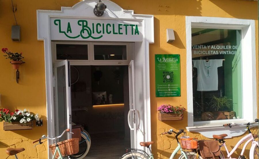 Malaga: Bike Rental for City Discovery Route & Beaches - What the Route Looks Like and Why it Works