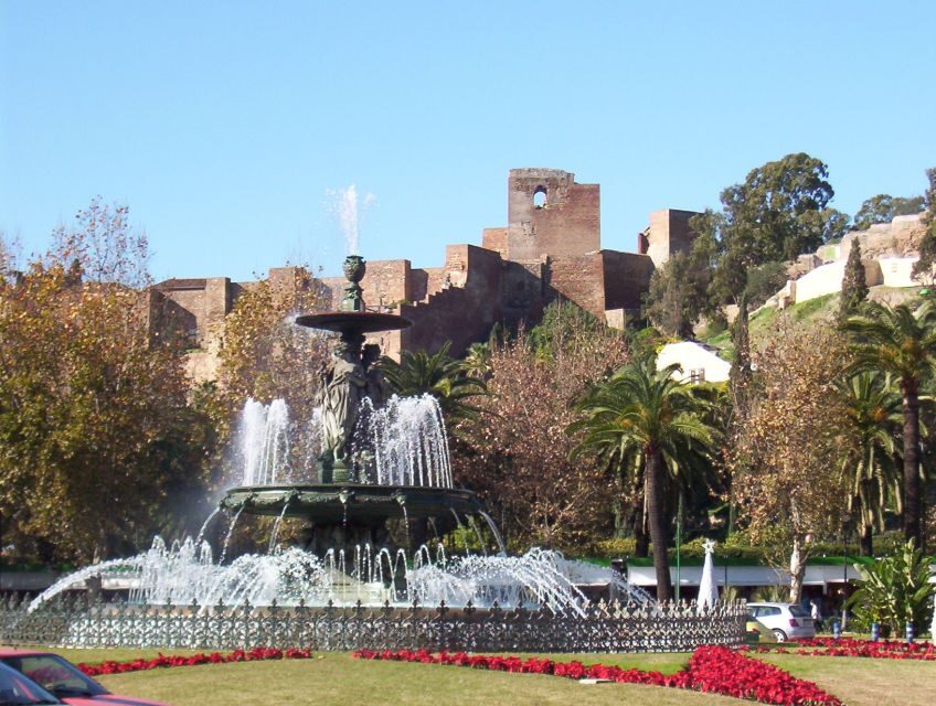 Malaga: City Center Walking Tour with Tapas Food Tastings - Why the Guide Matters