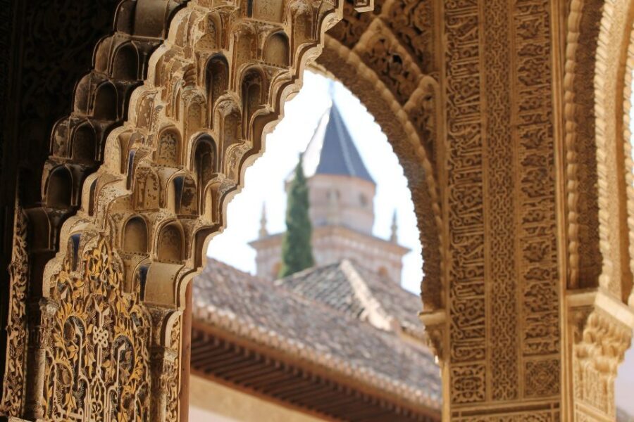 Malaga: Granada Day Trip with Alhambra, Palaces and Gardens - Transportation and Group Size