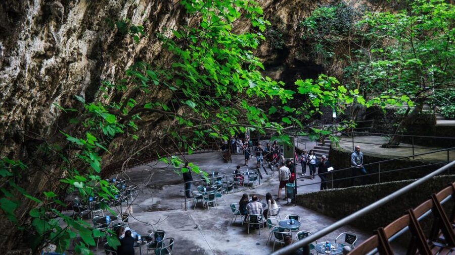 Mallorca: Half-Day Hams' Caves Tour with Pearl Shop Visit - The Itinerary: How the Day Unfolds