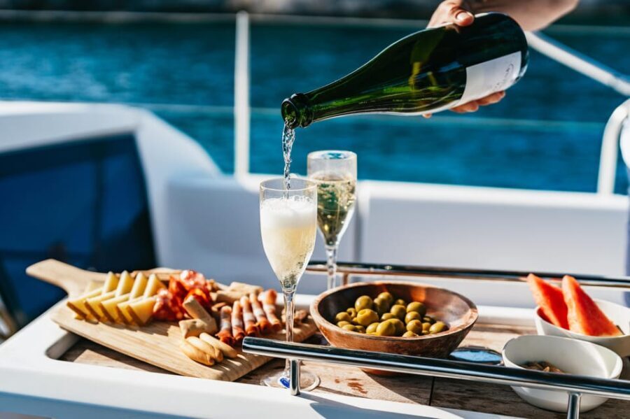 Mallorca: Midday or Sunset Sailing with Snacks and Open Bar - Who Is This Tour Best For?