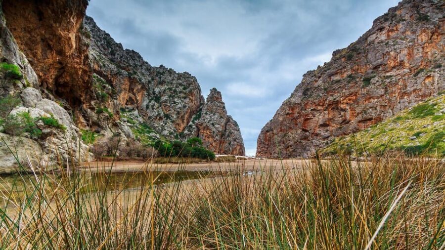 Mallorca: Torrent de Pareis Hiking Adventure - Exploring the Torrent de Pareis: A Deep Dive