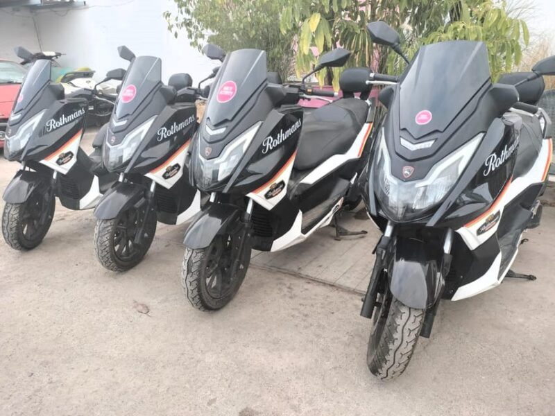 MASPALOMAS: XL MAXISCOOTER 125 DAY RENTAL -DEPOSIT REQUIRED - Key Points