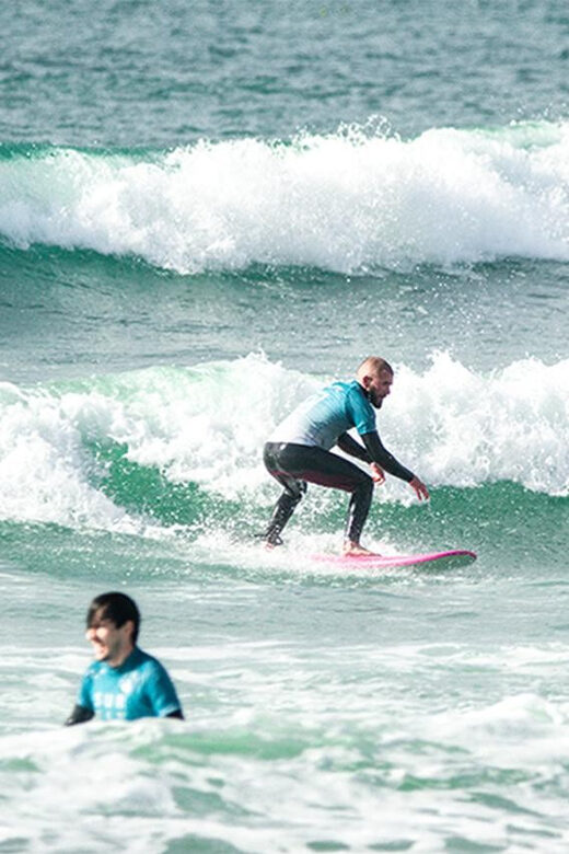 Matosinhos: Best surf Lesson with all equipment - What to Expect from Your Surf Lesson