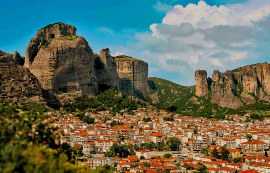 Meteora Monasteries: Full Day Tour from Athens - The Practicalities: Transport, Guides, and Cost