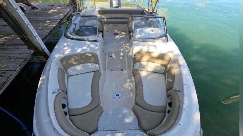 Miami: 24-Foot Private Boat for up to 8 People - Miami: 24-Foot Private Boat for up to 8 People — An Authentic Water Adventure