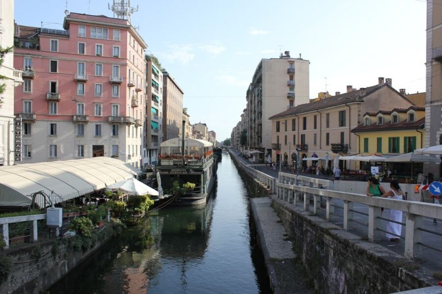 Milan: Best of the Highlights Walking Tour - Authentic Insights from Reviews