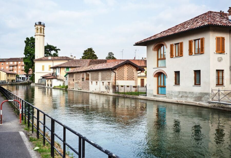 Milan: Navigli District Canal Boat Tour with Aperitivo - A Detailed Look at the Experience
