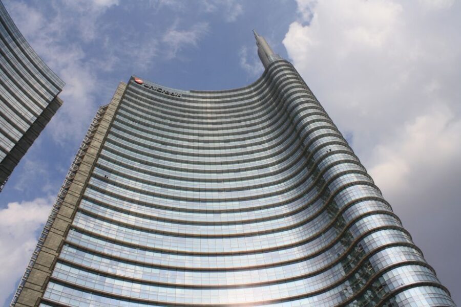 Milan: Piazza Gae Aulenti and Pelli Tower Walking Tour - The Itinerary in Detail