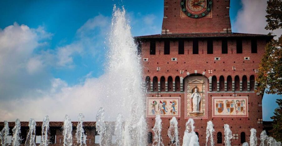 Milan: Sforza Castle and Parco Sempione Private Walking Tour - Exploring the Courtyards and the Architecture