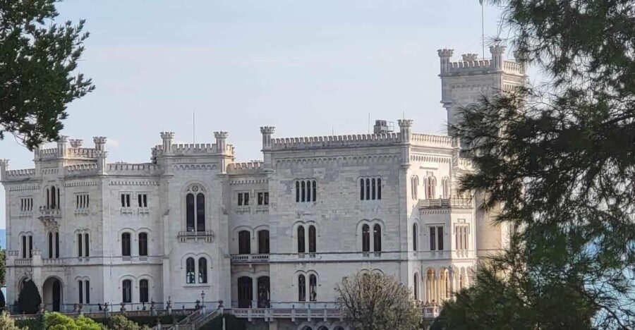 Miramare: The most romantic, beautiful and sad castle. - Key Points