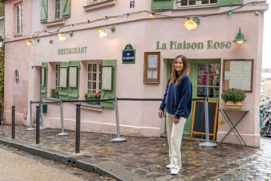 Montmartre Sacre Coeur area photoshoot by Paris photographer - Authentic Reviews and What Travelers Say