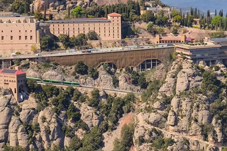 MONTSERRAT: TOUR IN ROMANIAN LANGUAGE - Who Should Consider This Tour?
