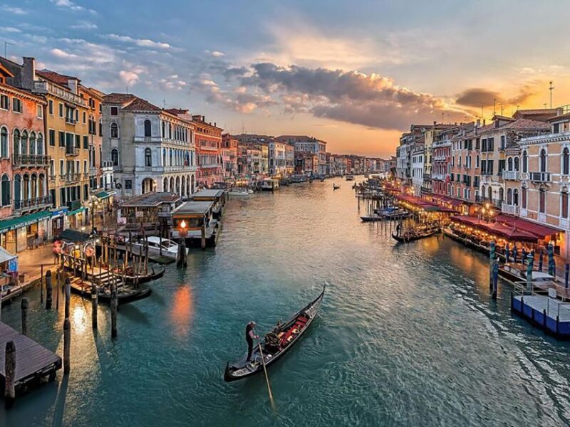 Morning Venice: Doges Palace, Castello, & Gondola Cruise - Exploring Venice with the Morning Doge’s Palace, Castello & Gondola Tour