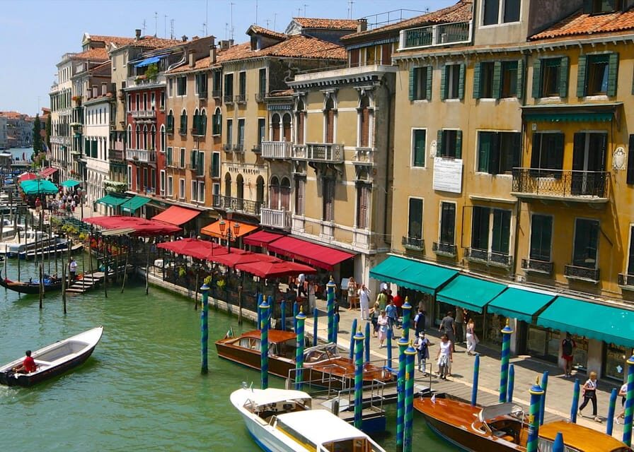 Morning Venice: St. Marks to Gondola, Iconic Highlights - The Charm of Castello: Streets, Bridges, and Historical Sights