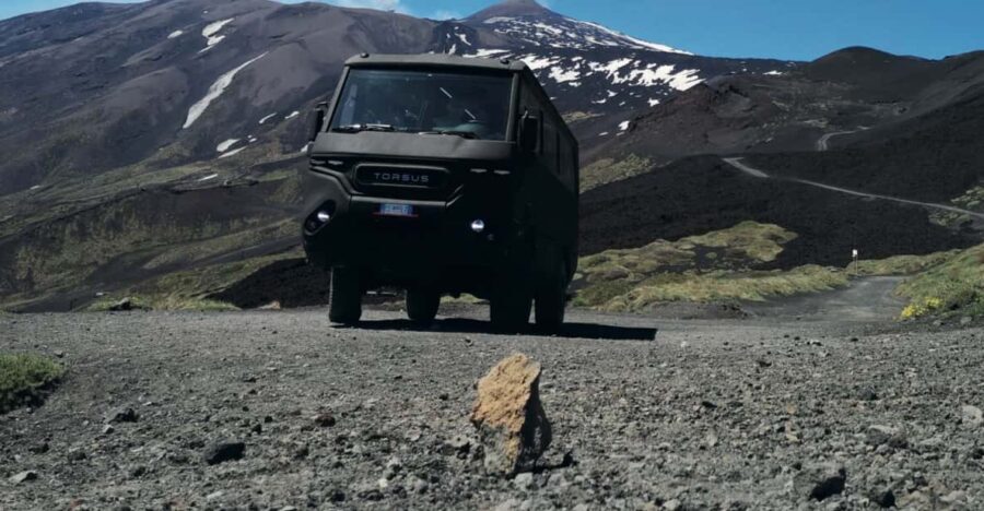 Mt. Etna Summit: Official box-office for Ascent to the Top - The Experience of the Guides and Transportation