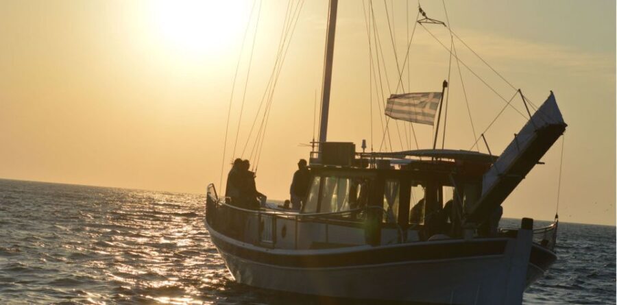 Mykonos: Sunset Boat Trip with Snacks and Drinks - Why This Cruise Is a Great Fit