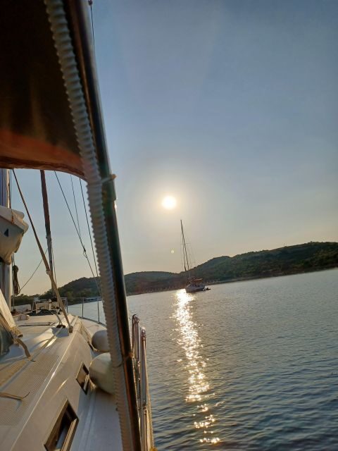 Mykonos to Athens Island Hopping 7 Days - Onboard Experience and Food Arrangements
