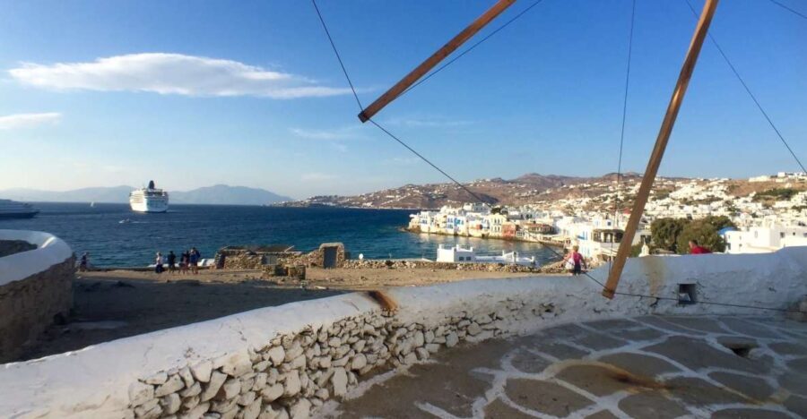 Mykonos: Walking Tour & Food Tasting Beach Picnic - Exploring Mykonos with a Guided Walking Tour