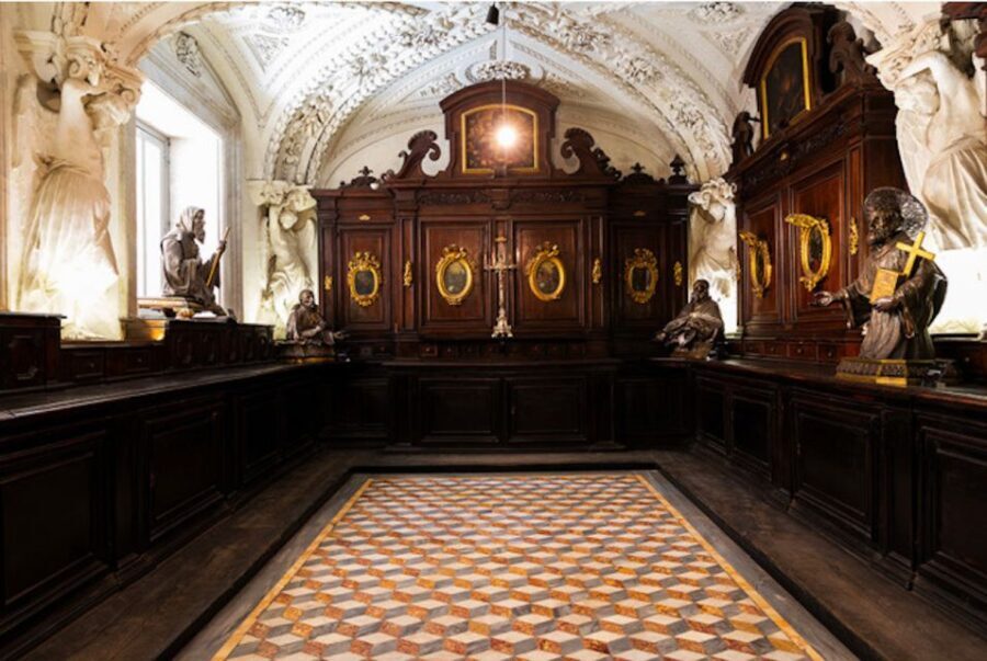 Naples: Chapel & Museum of San Gennaro Guided Tour - Discovering the Royal Chapel of the Treasure of San Gennaro