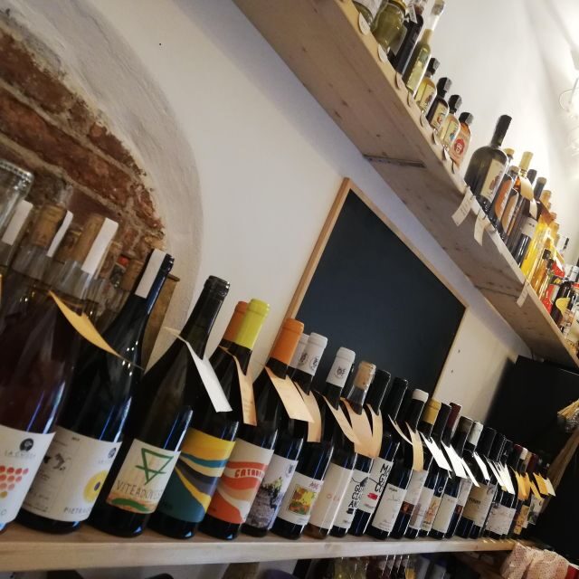 Natural Wine Tasting with snacks at Bottega Monteleone - Who Will Love This Tour?