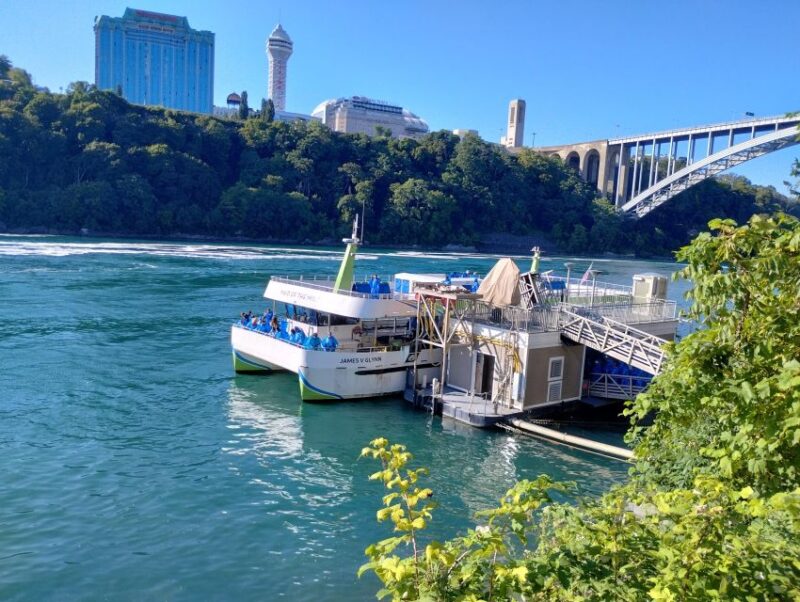 Niagra Falls, USA Side: Boat, Cave and Shuttle pass Tour - Key Points