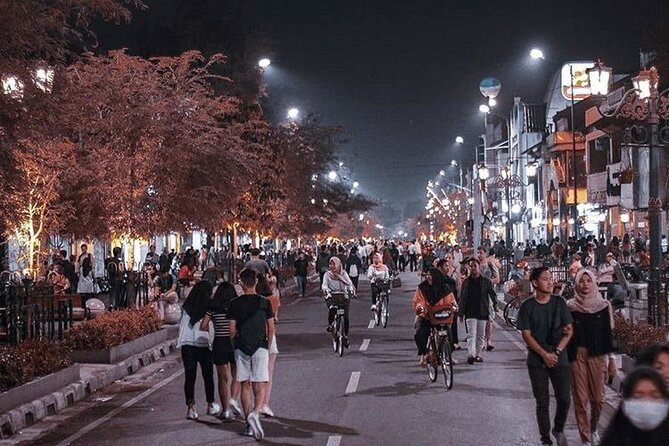 Night Walking Tour-Malioboro street food with guide at Yogyakarta - A Closer Look at the Tour Itinerary