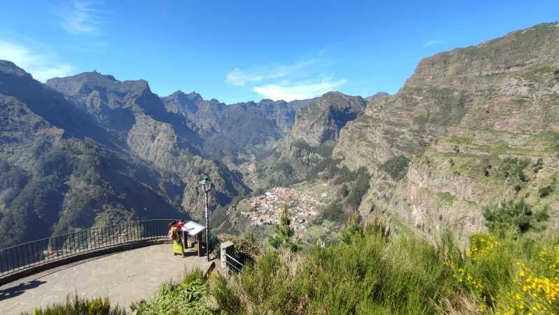 Nun's Valley & Pico dos Barcelos Madeira Island Tour - Discover the Highlights of Madeira on a Short but Spectacular Tour