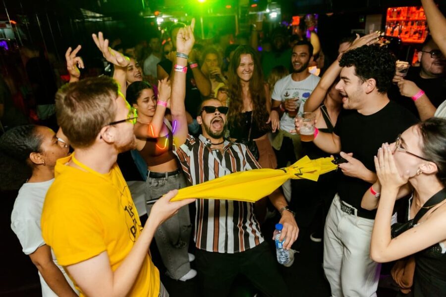 NYE Lisbon: New Year's Eve Pub Crawl - The Meeting Point and Practicalities