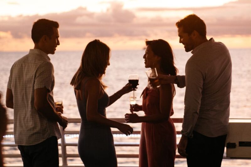 Oahu: Waikiki Sunset and Cocktail Cruise - Key Points