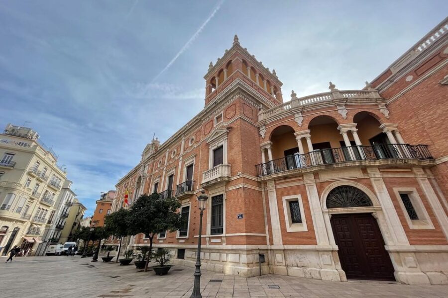 "Old Town" Private Guided Tour on Bike, E-Bike or E-step - Who Is This Tour Best For?