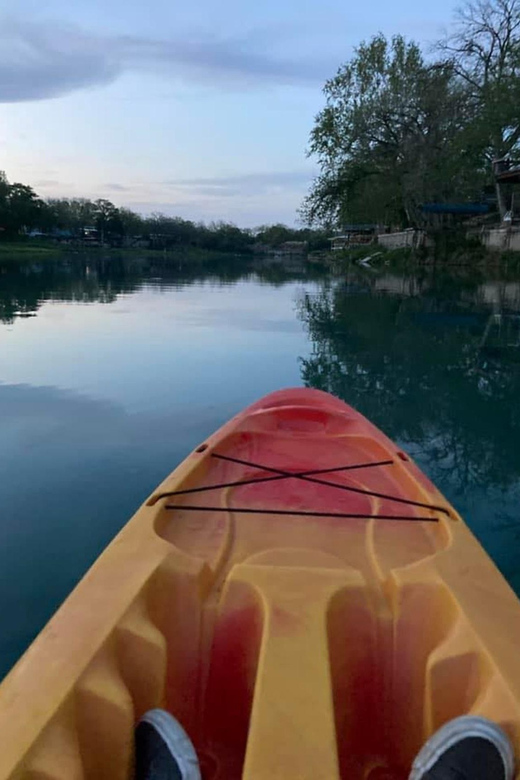 One Hour Daytime Kayak Adventure for single person - Key Points