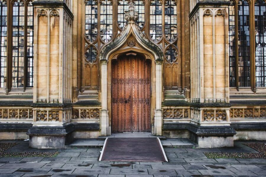 Oxford: Alumni-Led Walking & Punting Tour w/opt New College - Who Will Love This Tour?