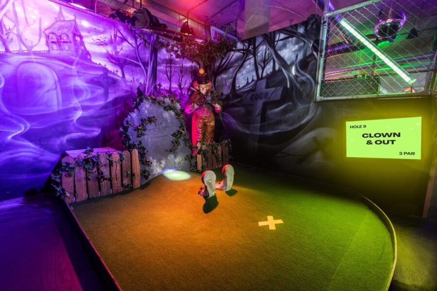 Oxford: Junkyard Golf Tickets for 9 or 18 Holes - Who Will Love This Experience?