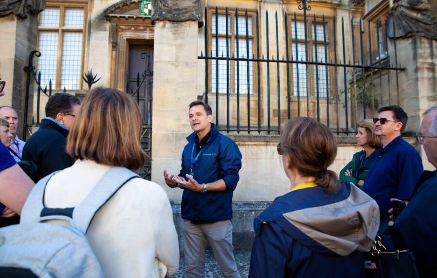 Oxford: Private Walking Tour with University Alumni Guide - Why Choose a Private Tour?