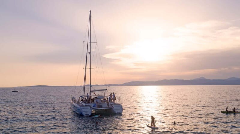 Palma de Mallorca: Deluxe Catamaran Sailing Tour with Meal - Summary of the Experiences Highlights