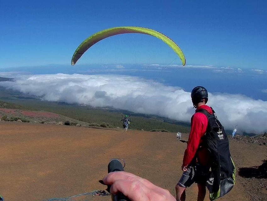 Paragliding in Puerto de la Cruz: start from 2200m high - What makes this tour special?