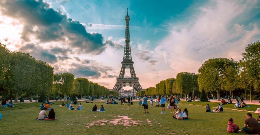 Paris: Capture the most Photogenic Spots with a Local - What Youll See and Experience