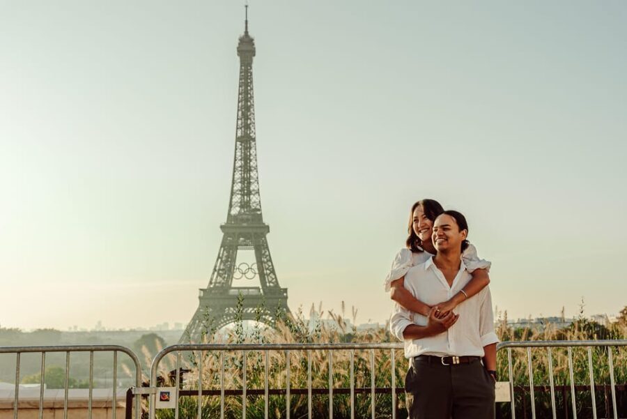 Paris: Eiffel Tower Street Photoshoot - Who Should Consider This Experience?