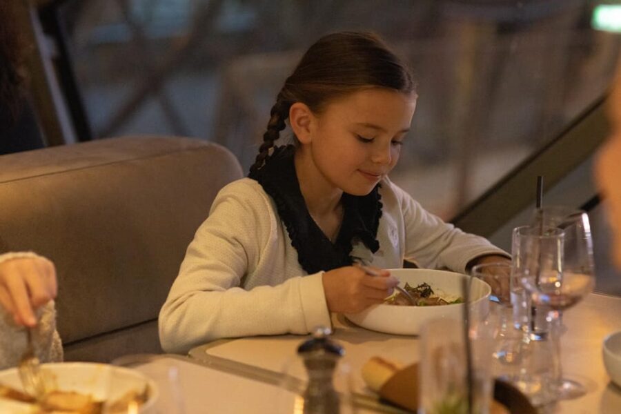 Paris: Elegant Dinner with Drinks in the Eiffel Tower - Practical Details and Tips