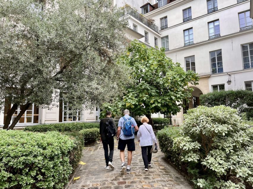 Paris: Guided Champagne & Food Tour in St-Germain-des-Pres - Practical Details and What You Can Expect