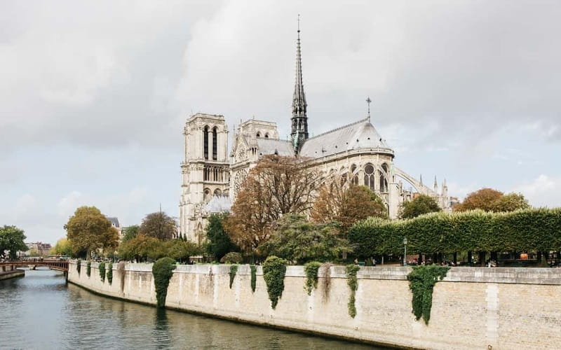 Paris: Notre Dame Exterior Tour with a Small Group - Discover the Notre Dame Exterior Tour with a Small Group in Paris