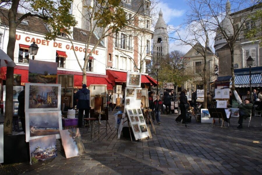 Paris: Private or Shared City Highlights Tour - Transportation and Group Dynamics