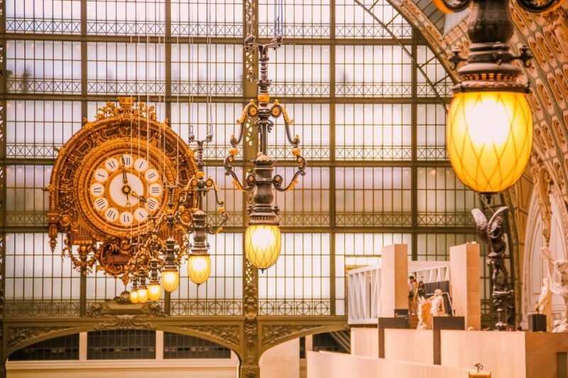 Paris: Private Walking Tour with a Licensed Local Guide - Key Points